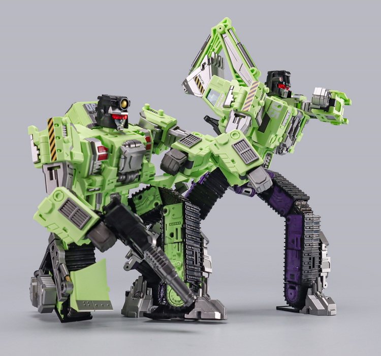Mecha Invasion Devastator Bonecrusher & Scavenger Bombusbee