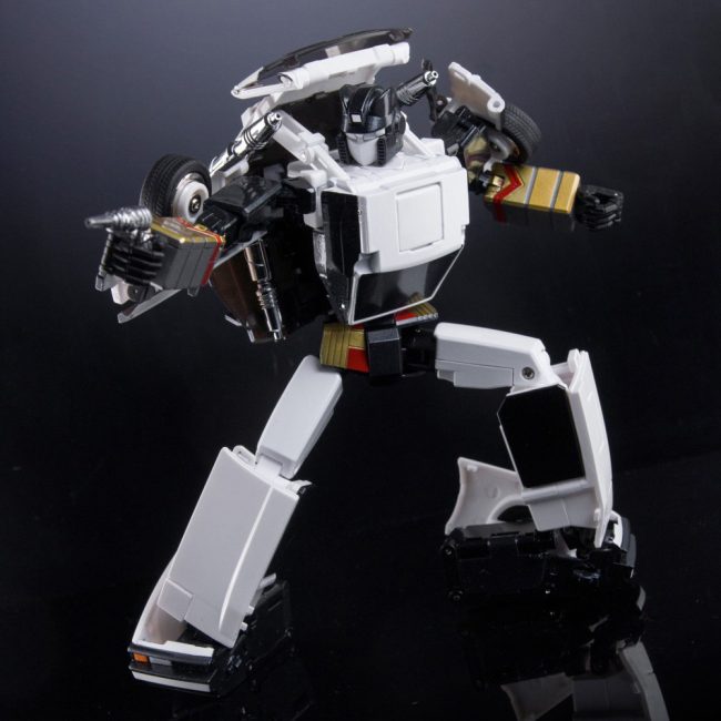 X-Transbots MX-24 Yaguchi Downshift Action Figure | Bombusbee
