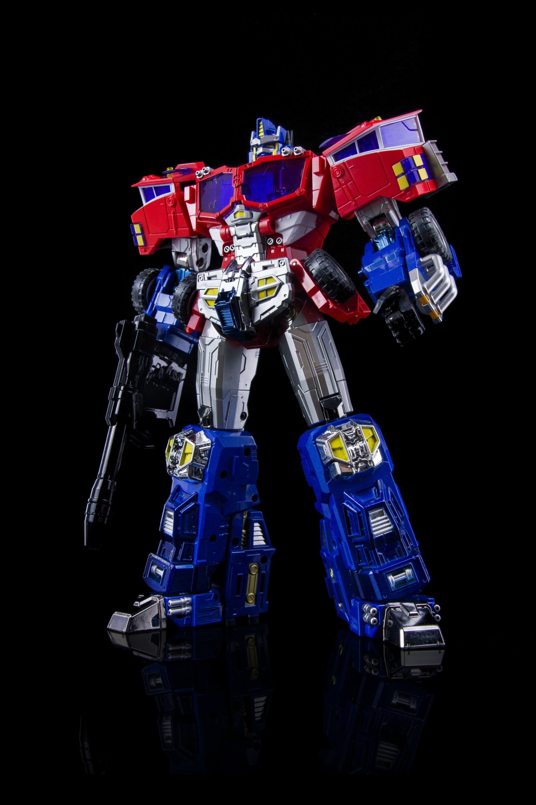 Premium Transformers TR-02A Figure | Bombusbee