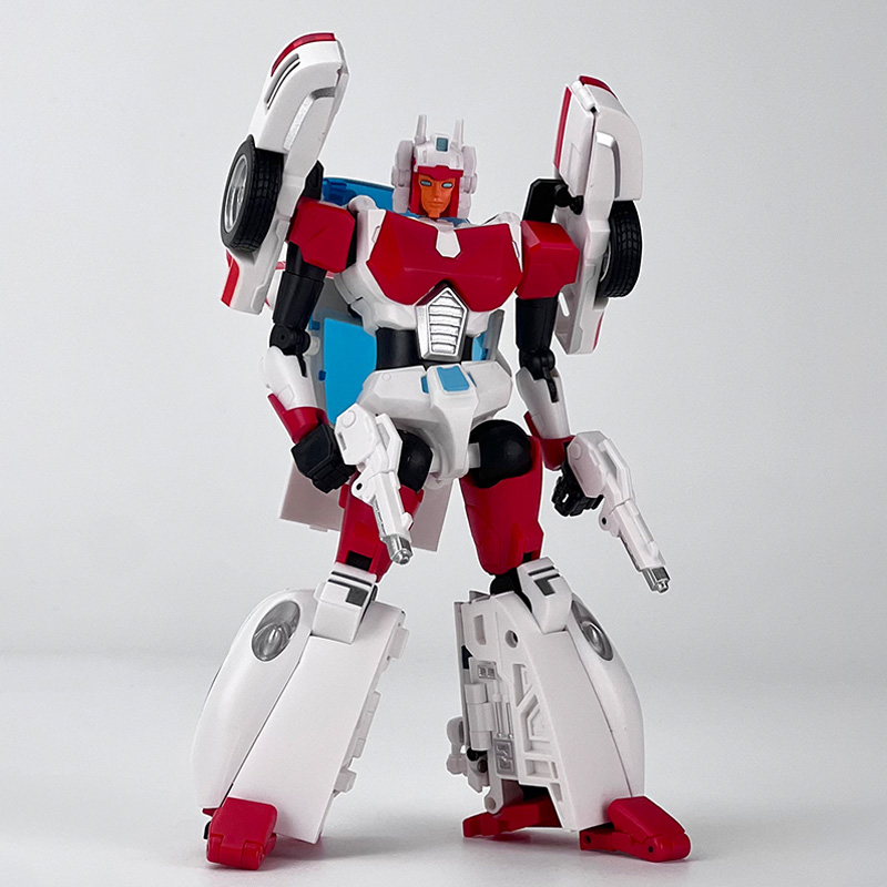 Minerva Action Figure Review | Quality by Bombusbee