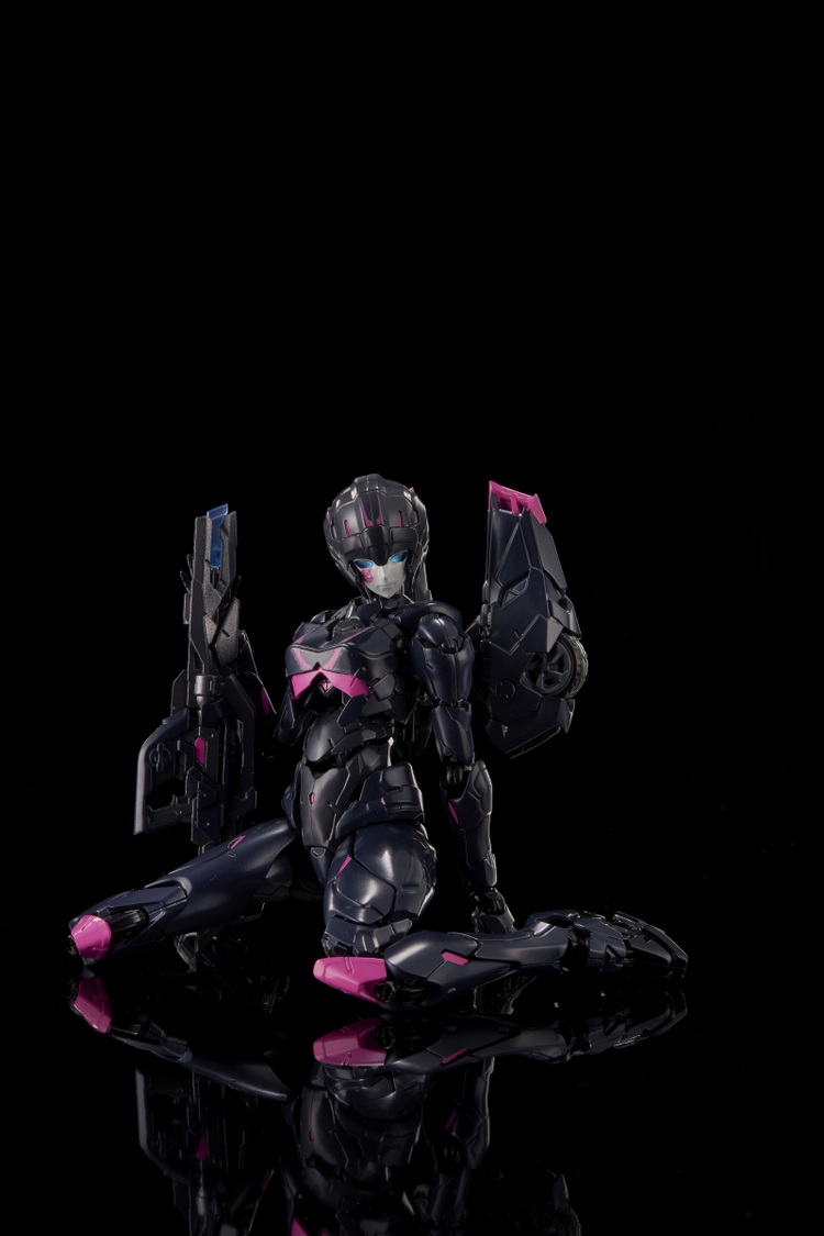 Transformers Furai 39 Black Arcee Model Kit Flame Toys - Bombusbee