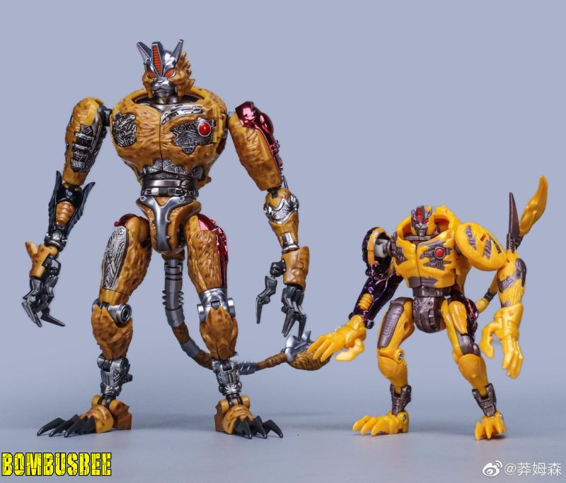 TransArt BWM-09 TransMetal Cheetor - Bombusbee