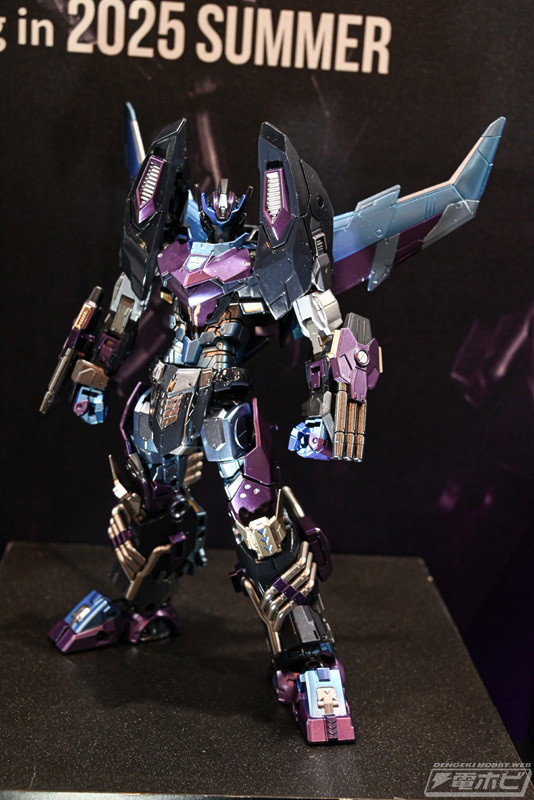 Takara Tomy T-Spark AMT-01EX Lost Light Rodimus Prime - Bombusbee