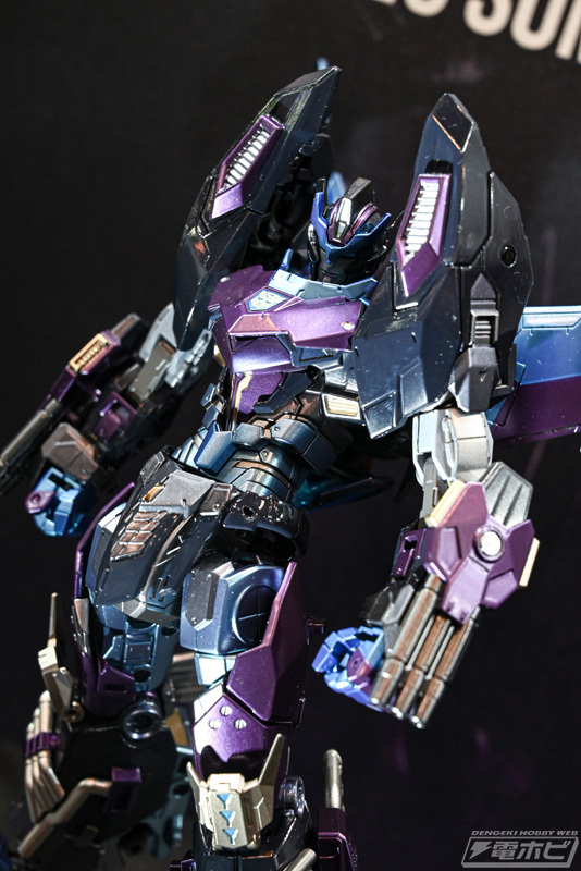 Takara Tomy T-Spark AMT-01EX Lost Light Rodimus Prime - Bombusbee