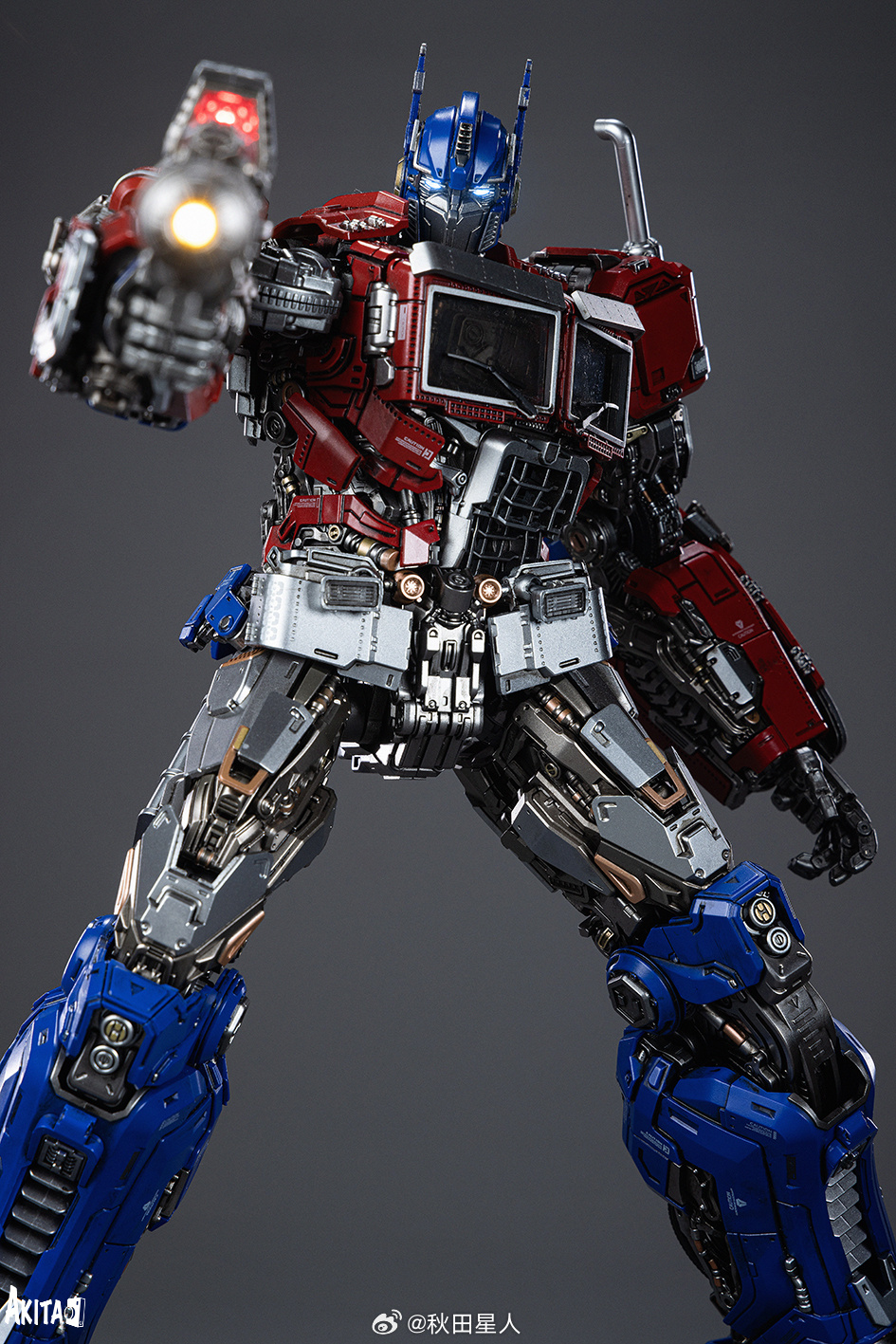 Fantasmo Studio FS-01 Elite Leader | Unique Transformers Toy | Bombusbee