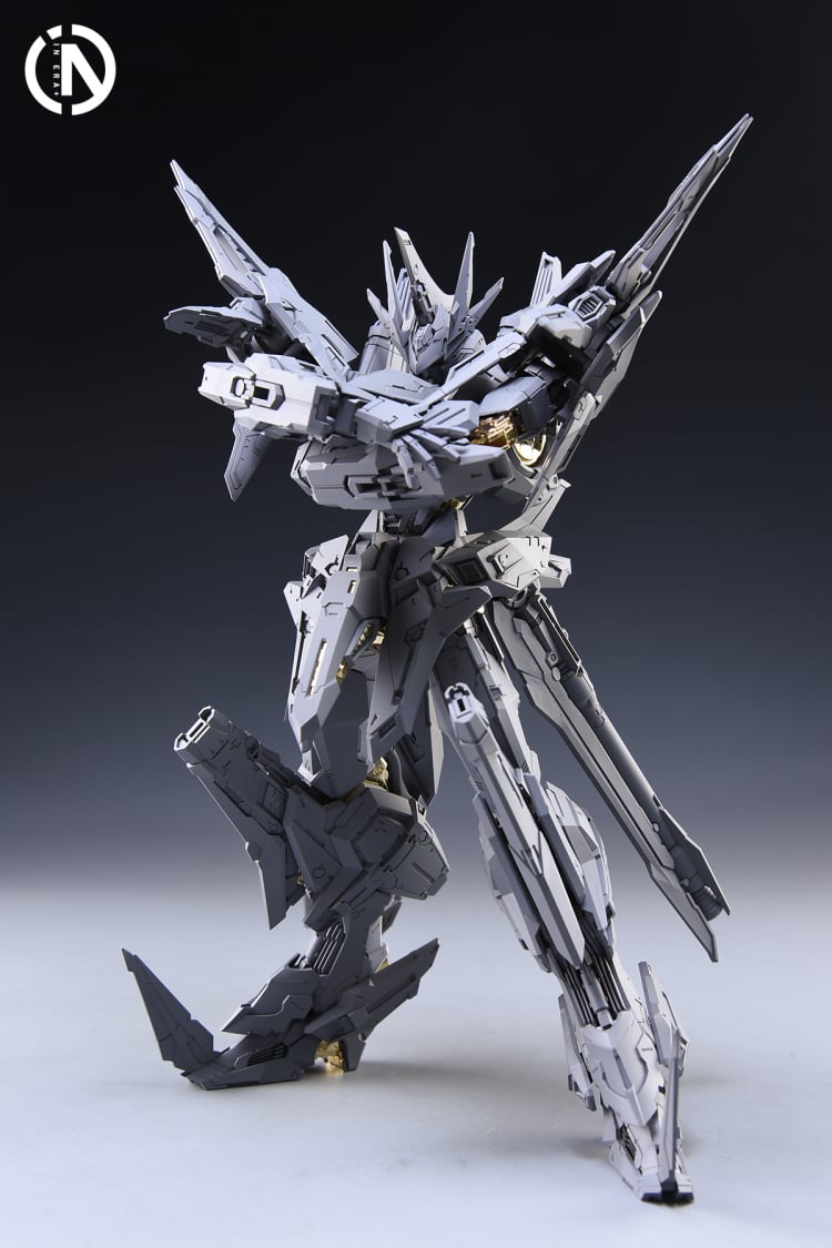 Intricate IN ERA+ Aurora Model Kit | Bombusbee